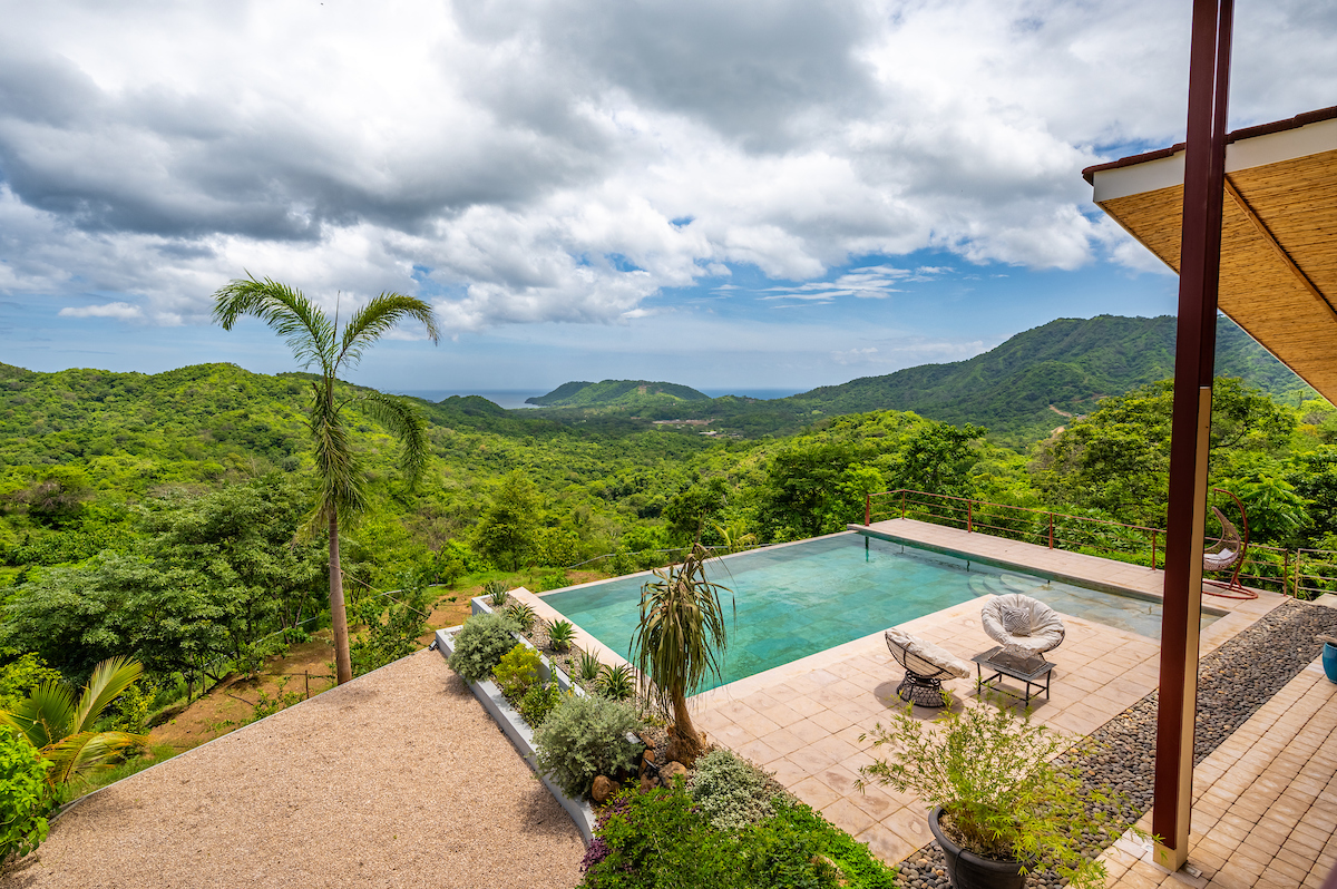 CASA MISTRAL: A TRUE OCEAN VIEW RETREAT! - Gold Coast Realty